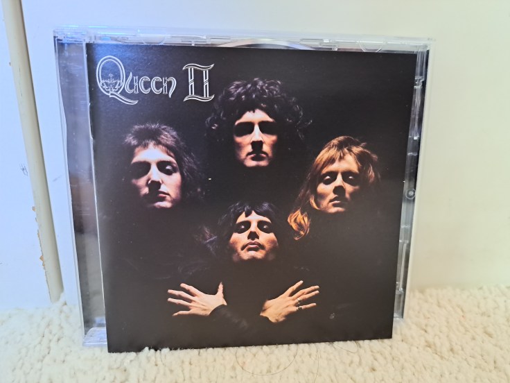 Should the Band Be Featured on Their Album Covers? – Lana Teramae | Me ...